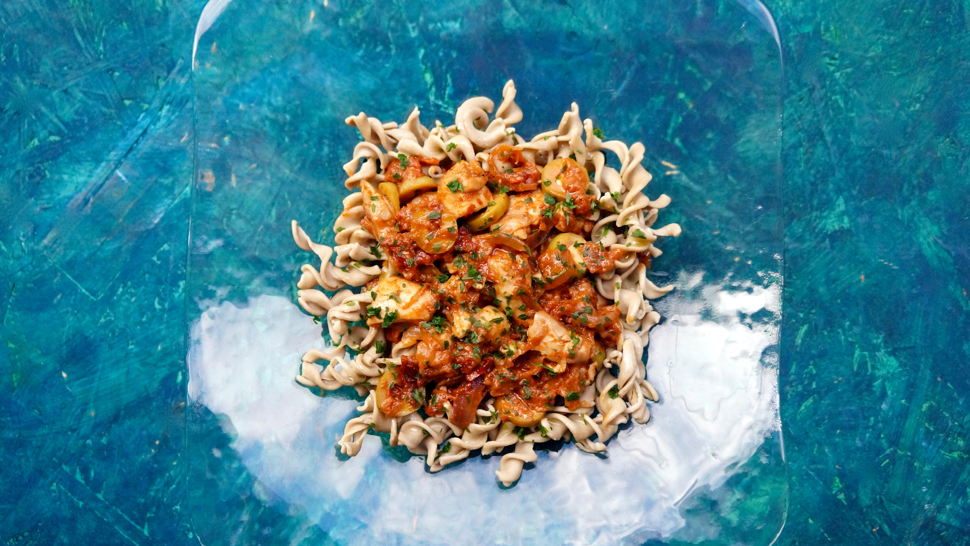 Vitasphaere - Mediterraner Hühnereintopf mit Dörrtomaten und Nudeln ...